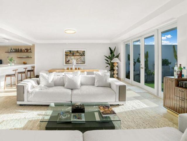 house with 2 bedroom, Miami Beach FL ES100973349