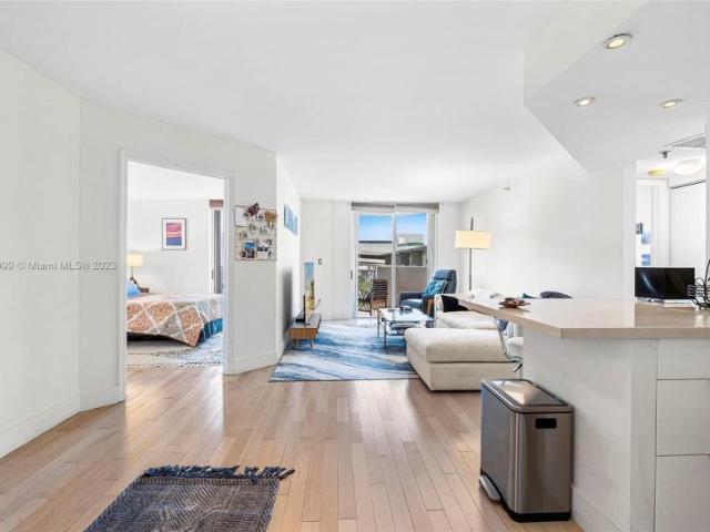 house with 2 bedroom, Miami Beach FL FL DLS102244320