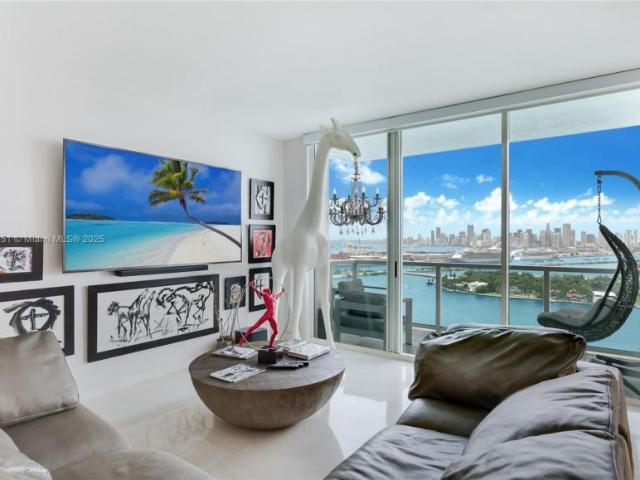 house with 2 bedroom, Miami Beach FL FL DLS102395774