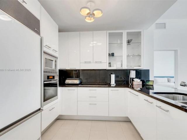 house with 2 bedroom, Miami Beach FL FL DS102397383