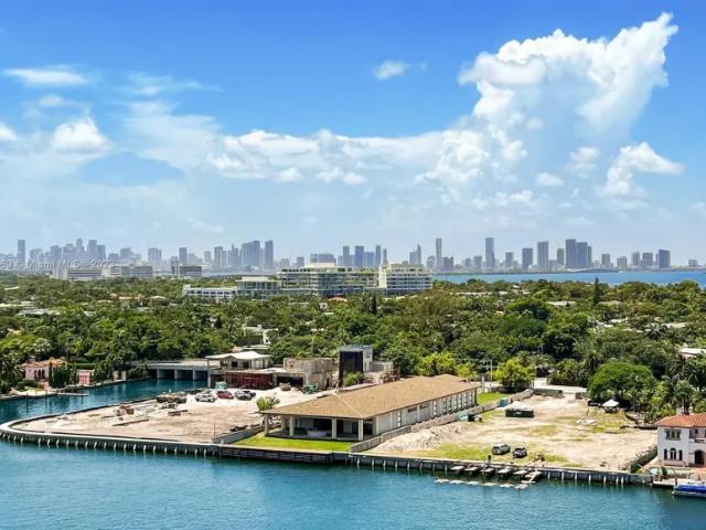 house with 2 bedroom, Miami Beach FL FL DS102659242