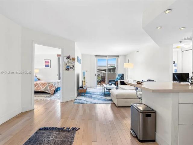 house with 2 bedroom, Miami Beach FL FL DS102659583