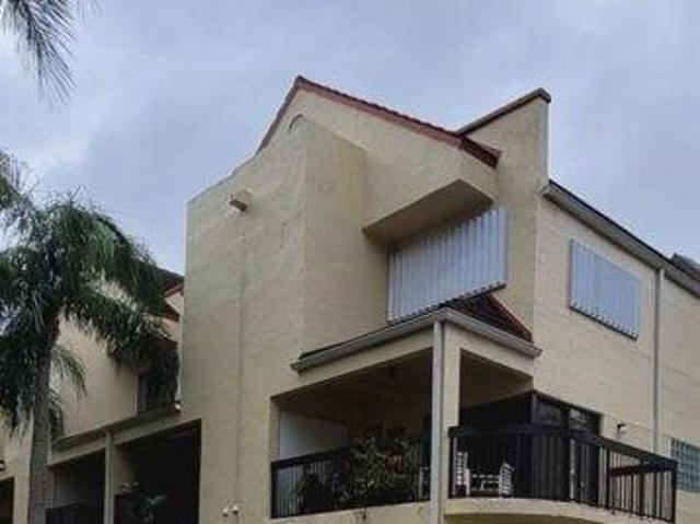 house with 2 bedroom, Miami FL DLS92173608
