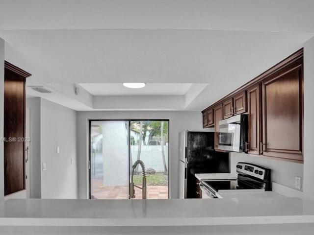 house with 2 bedroom, Miami FL FL DLS102660010