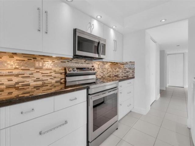 house with 2 bedroom, Miami FL FL DLS102243991