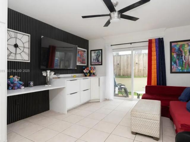 house with 2 bedroom, Miami FL FL DLS102243391