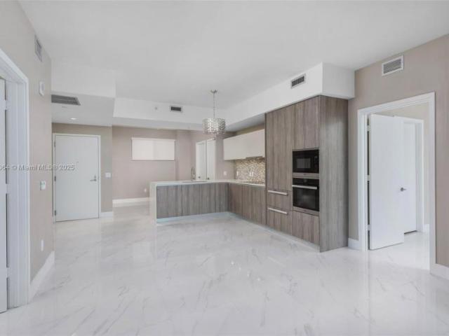 house with 2 bedroom, Miami FL FL DS102396804