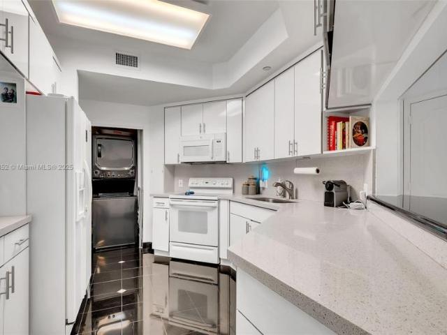 house with 2 bedroom, Miami FL FL DS102397176