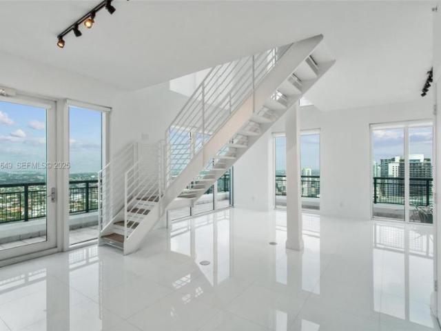 house with 2 bedroom, Miami FL FL DS102397569