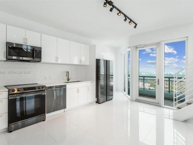 house with 2 bedroom, Miami Fl FL DS102397728