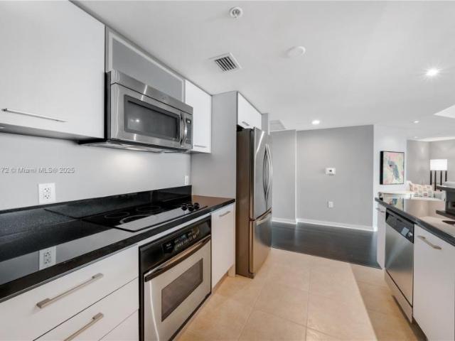 house with 2 bedroom, Miami Fl FL DS102398514