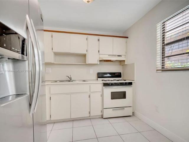 house with 2 bedroom, Miami Fl FL DS102399121