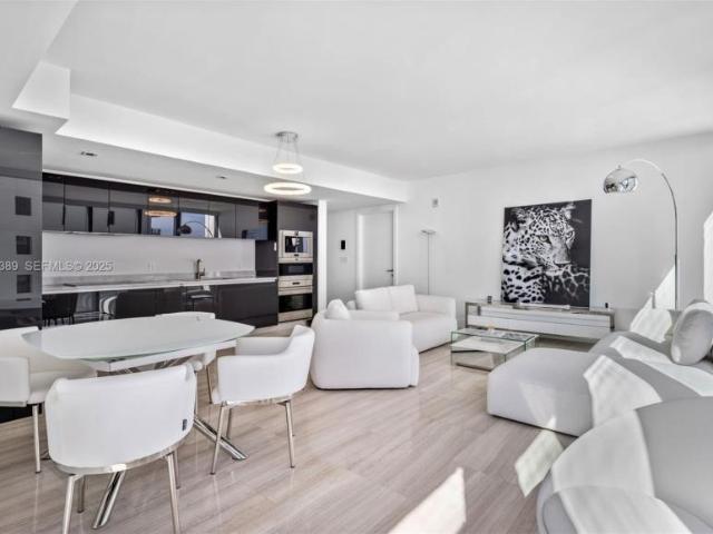 house with 2 bedroom, Miami Fl FL DS102587729