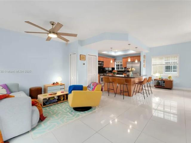 house with 2 bedroom, Miami FL FL DS102588421