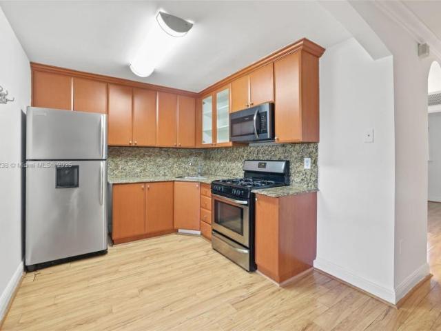 house with 2 bedroom, Miami FL FL DS102520054