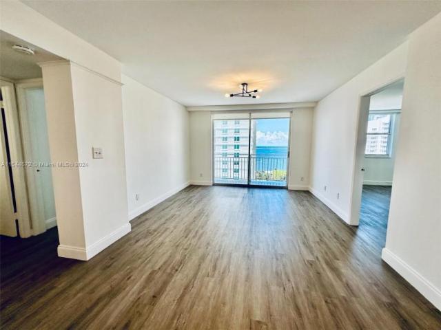 house with 2 bedroom, Miami FL FL DS102659553