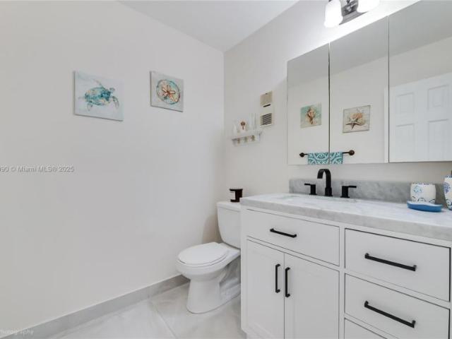 house with 2 bedroom, Miami FL FL DS102659845