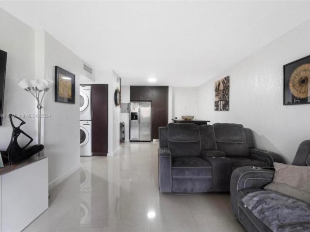 house with 2 bedroom, Miami Fl FL DS102661556