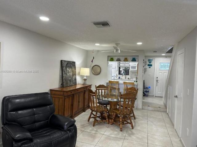 house with 2 bedroom, Miami Fl FL DS102661560