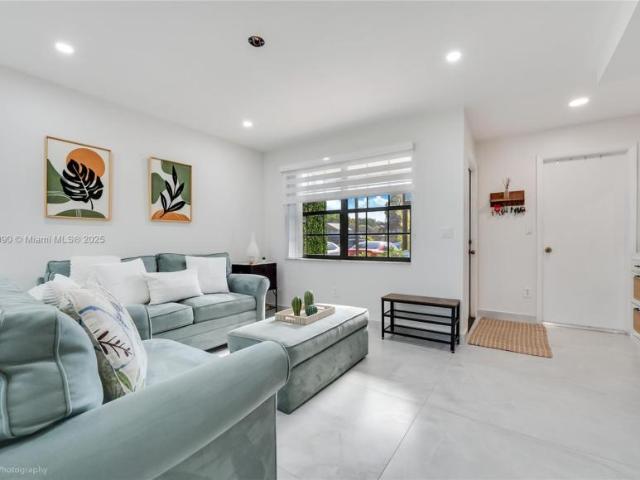house with 2 bedroom, Miami FL FL ES102659845
