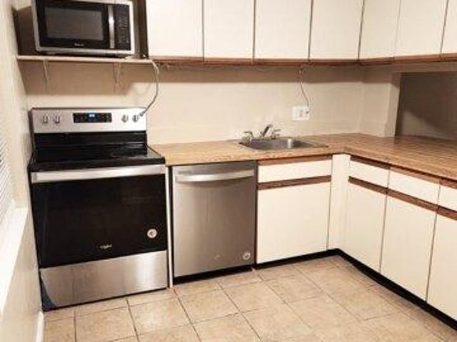 house with 2 bedroom, Middletown CT DLS101898600