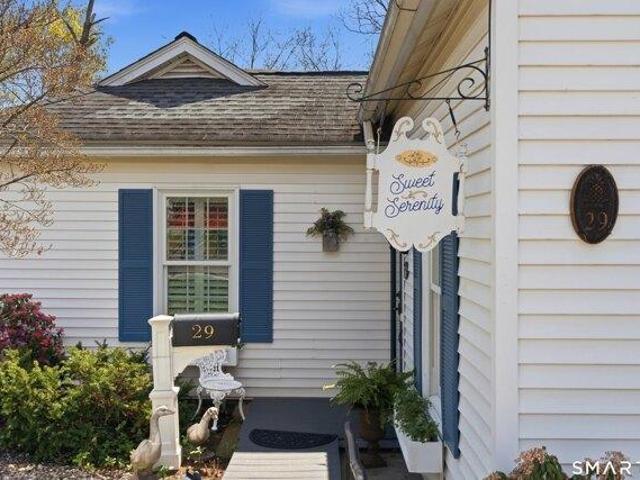 house with 2 bedroom, Middletown CT DLS102560656