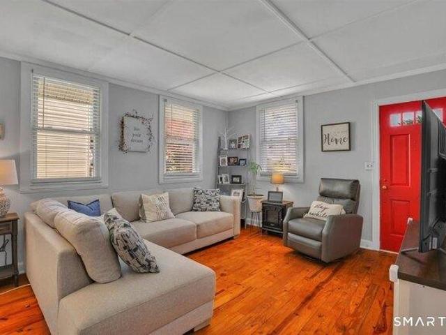 house with 2 bedroom, Middletown CT ES104789654