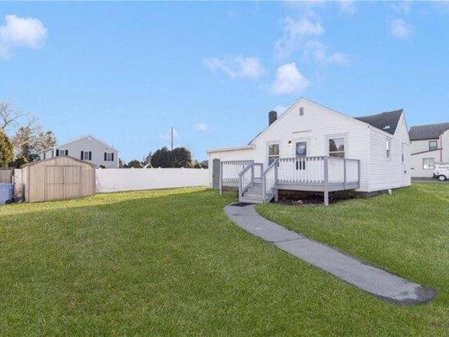 house with 2 bedroom, Middletown RI ES104833376