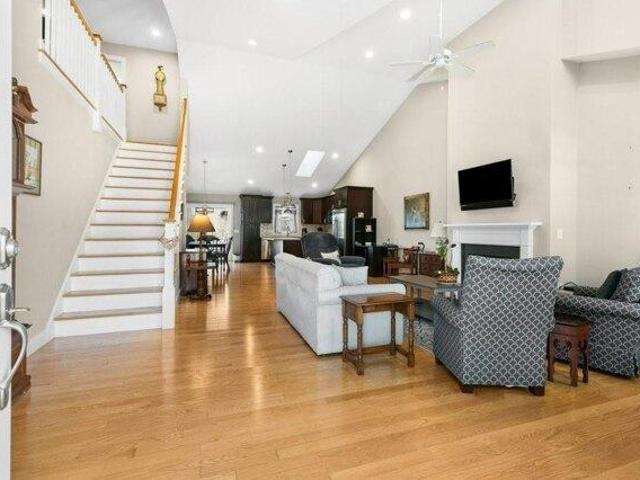 house with 2 bedroom, Middletown RI ES102828625