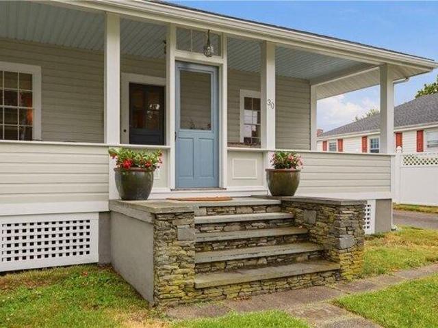 house with 2 bedroom, Middletown RI ES103665891