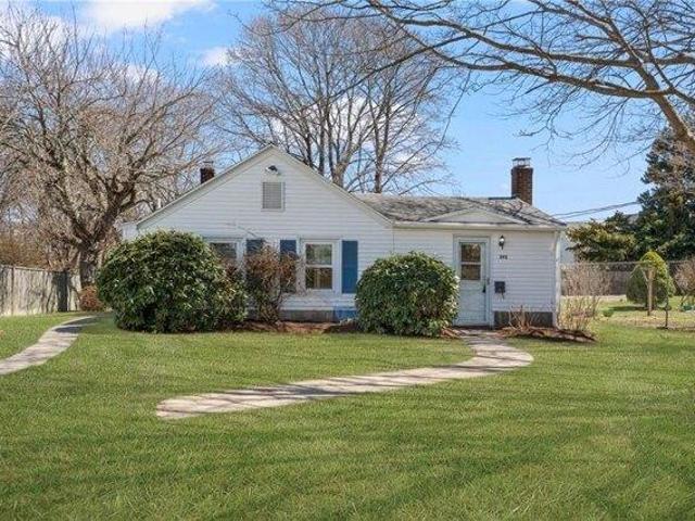 house with 2 bedroom, Middletown RI ES103969813