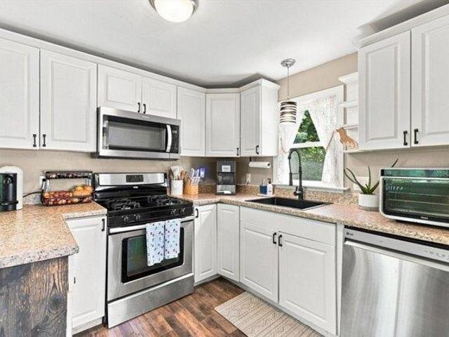 house with 2 bedroom, Middleboro MA ES105175828