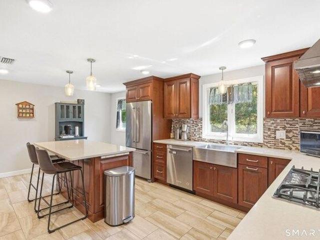 house with 2 bedroom, Middlebury CT ES103184936