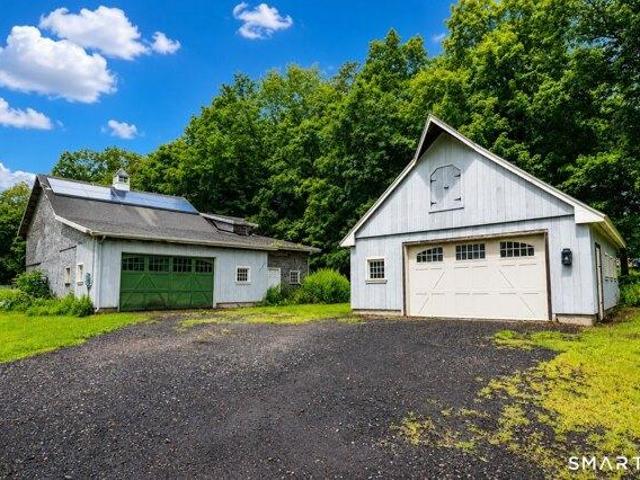 house with 2 bedroom, Middlefield CT ES105174416