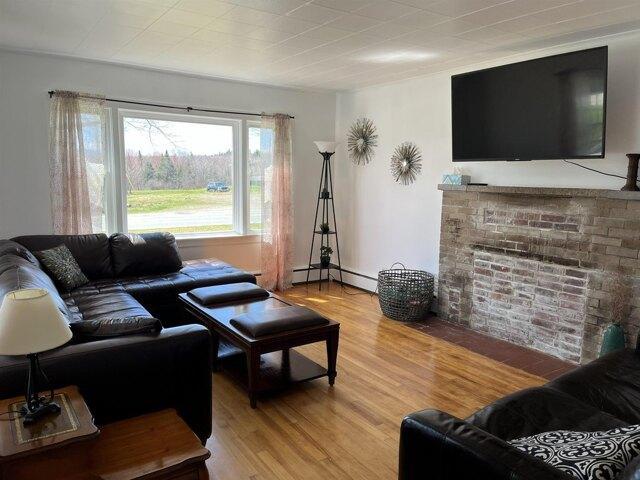 house with 2 bedroom, Milan NH DLS102154018