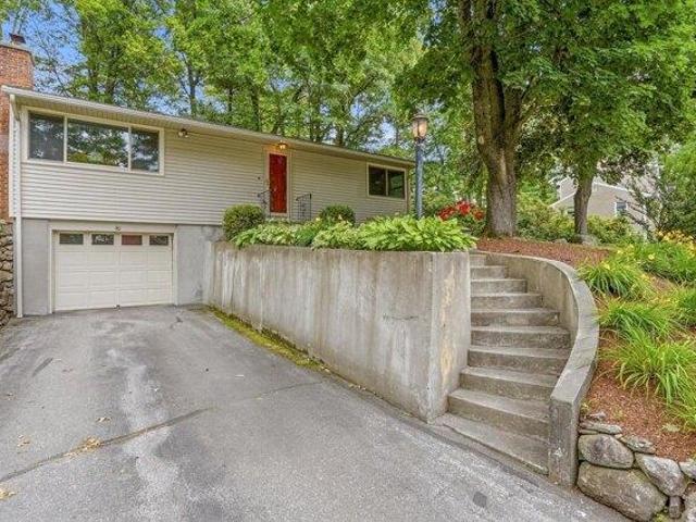 house with 2 bedroom, Milford NH ES103967652