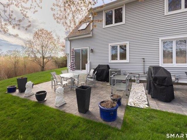 house with 2 bedroom, Milford CT DLS101657744