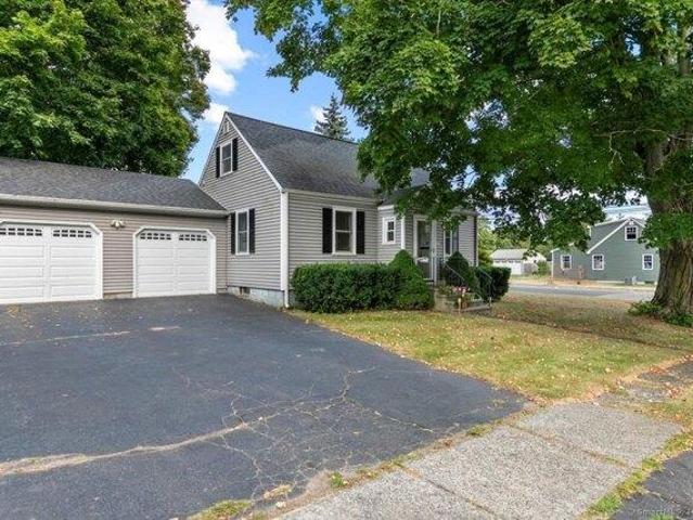 house with 2 bedroom, Milford CT DLS101630097