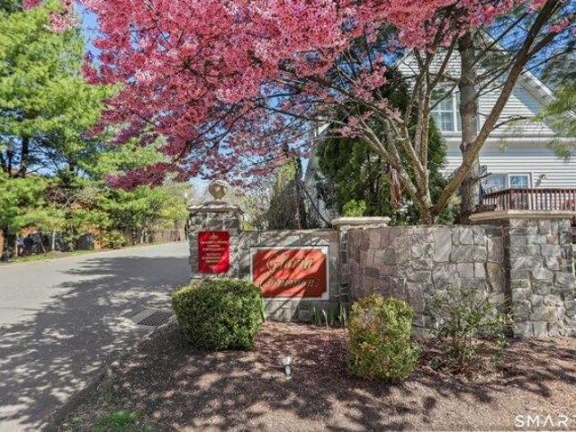 house with 2 bedroom, Milford CT DLS102155333