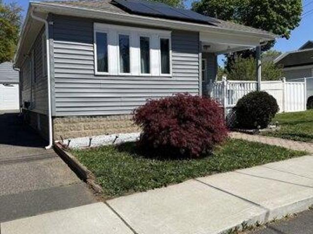 house with 2 bedroom, Milford CT DLS102280191