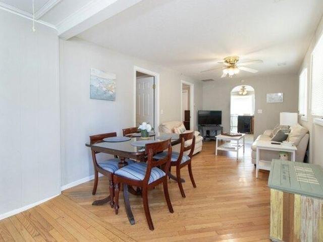 house with 2 bedroom, Milford CT DLS102212025