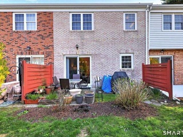 house with 2 bedroom, Milford CT DLS102827240