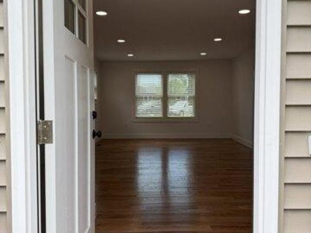 house with 2 bedroom, Milford CT DS102826937