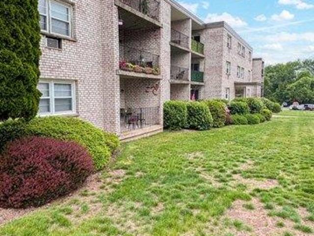 house with 2 bedroom, Milford CT DS103189269