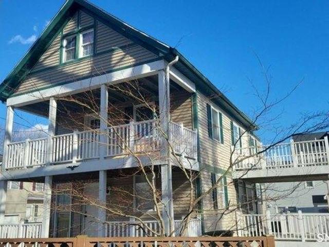 house with 2 bedroom, Milford CT DS103665965