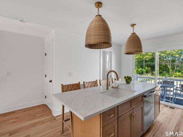 house with 2 bedroom, Milford CT ES105124610