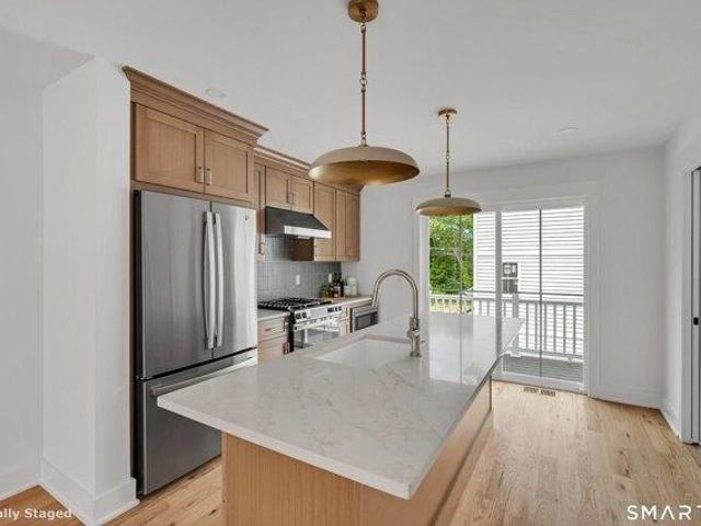 house with 2 bedroom, Milford CT ES105142857