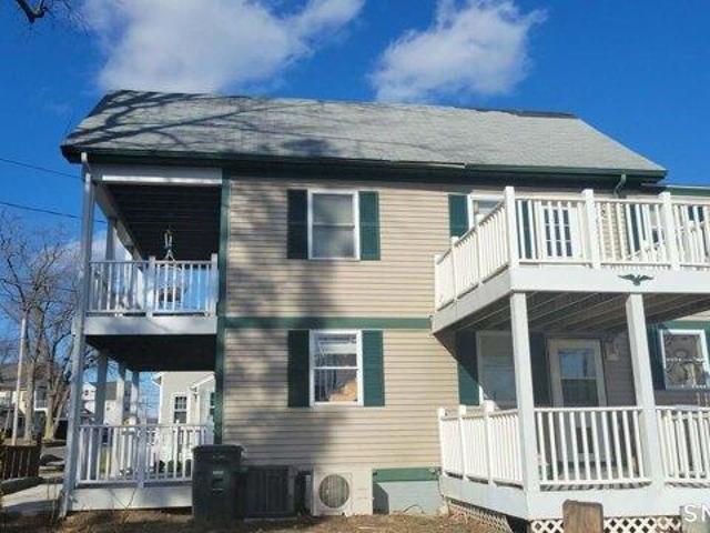house with 2 bedroom, Milford CT ES105159047