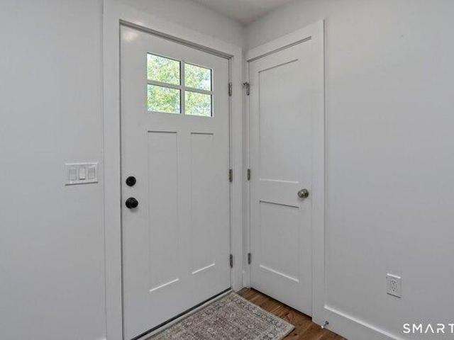 house with 2 bedroom, Milford CT ES105204558