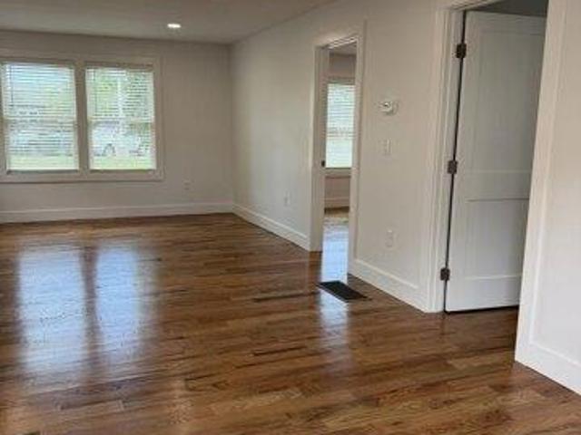 house with 2 bedroom, Milford CT ES102826937